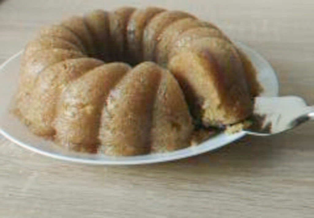 Halva mit Grieß-Simigdalenios Halvas Nachspeise griechisches Magazin